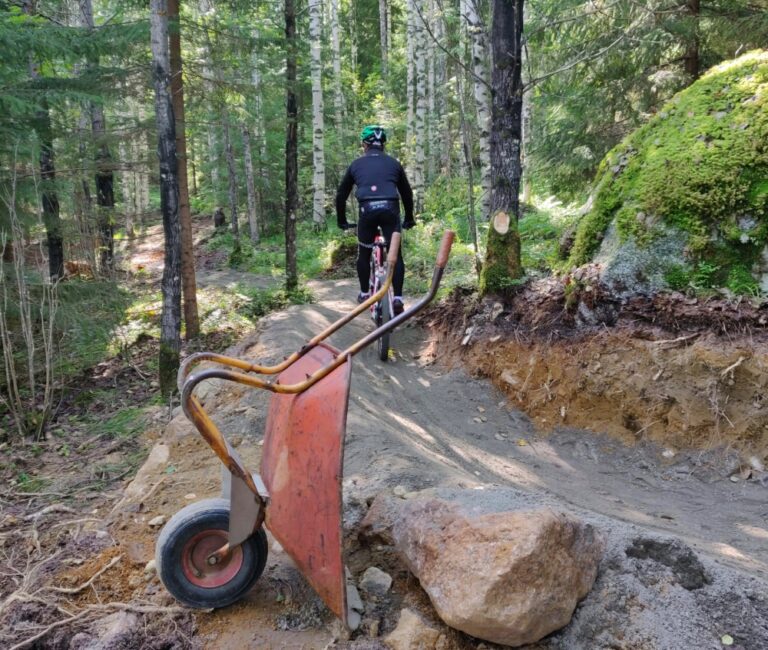 Peurunka- Multamäki -Kuusa -maastopyöräreitti - Asukkaat